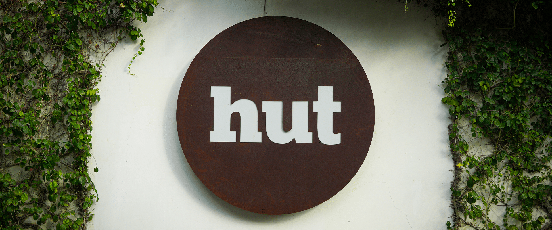 Reserve Breakfast & Lunch at Hut Bali Shelter Cafe